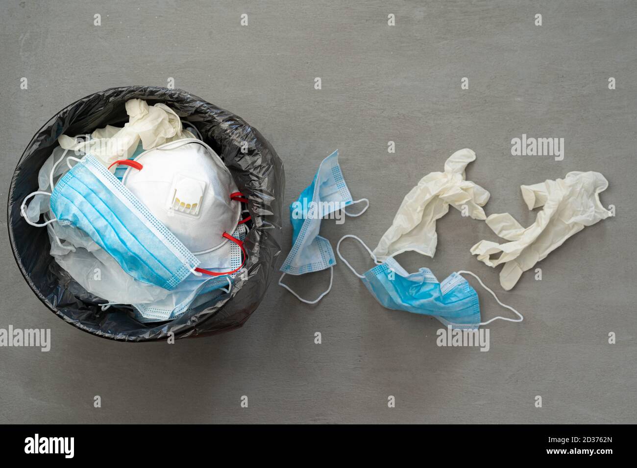 Medical waste masks garbage hi-res stock photography and images - Alamy