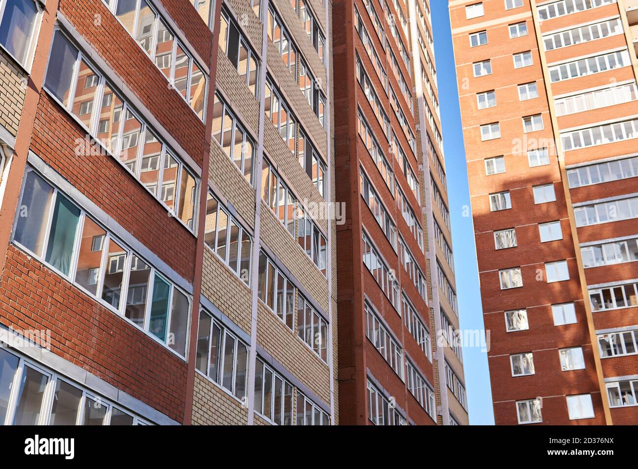 Multi storey brick houses hi-res stock photography and images - Alamy