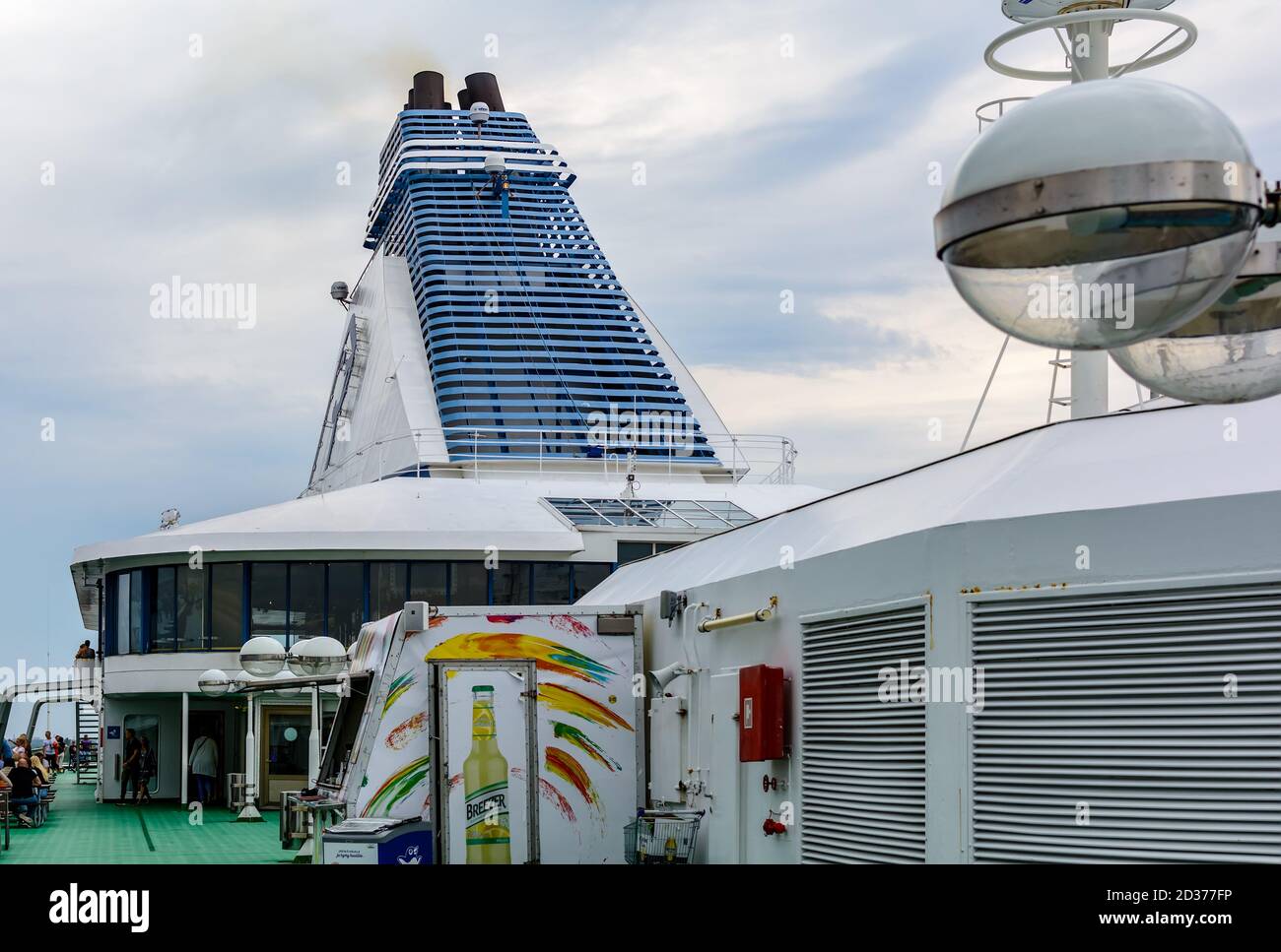 Ship ships funnel funnels hi-res stock photography and images - Alamy