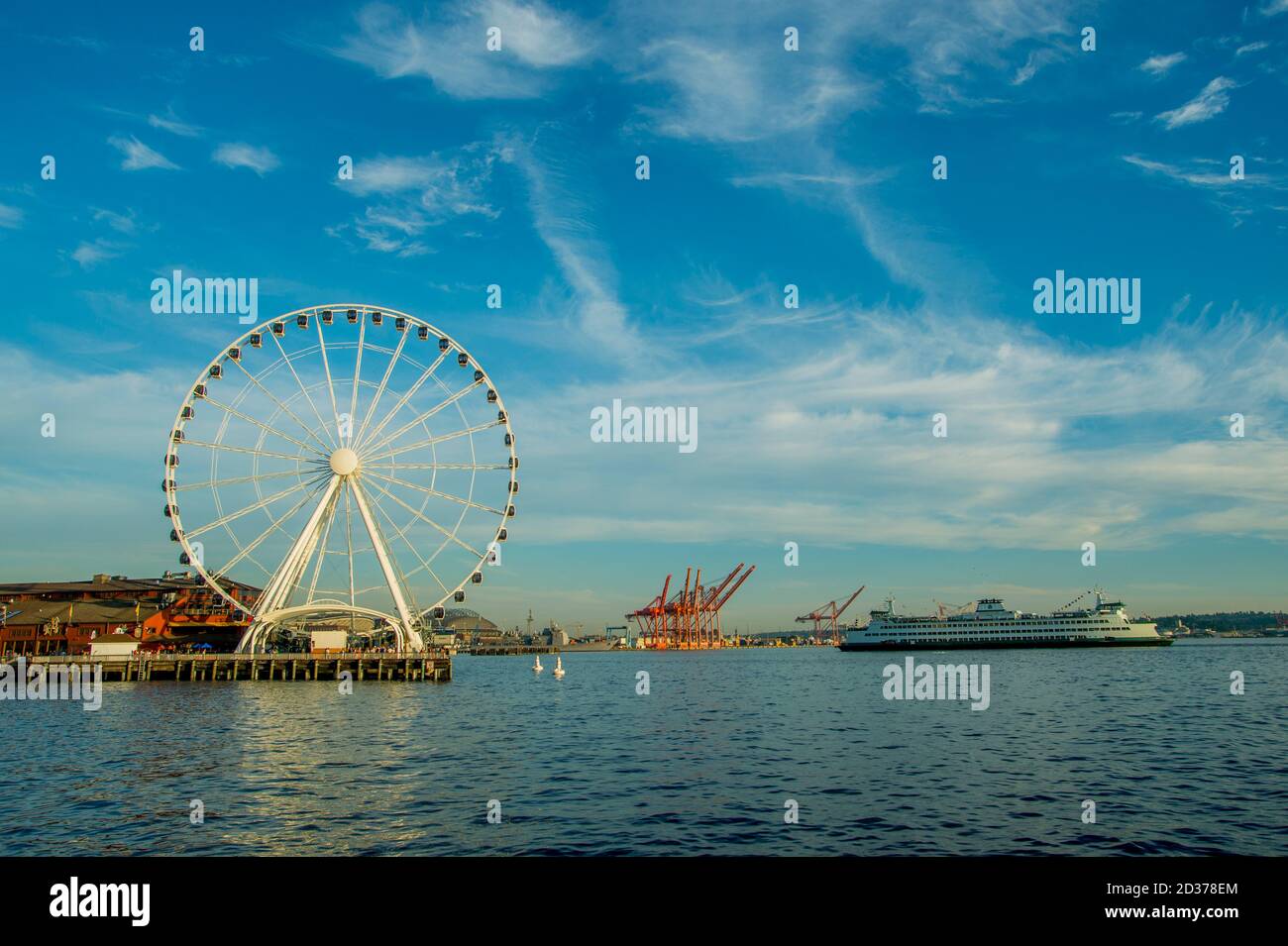 Seattles waterfront park hi-res stock photography and images - Alamy