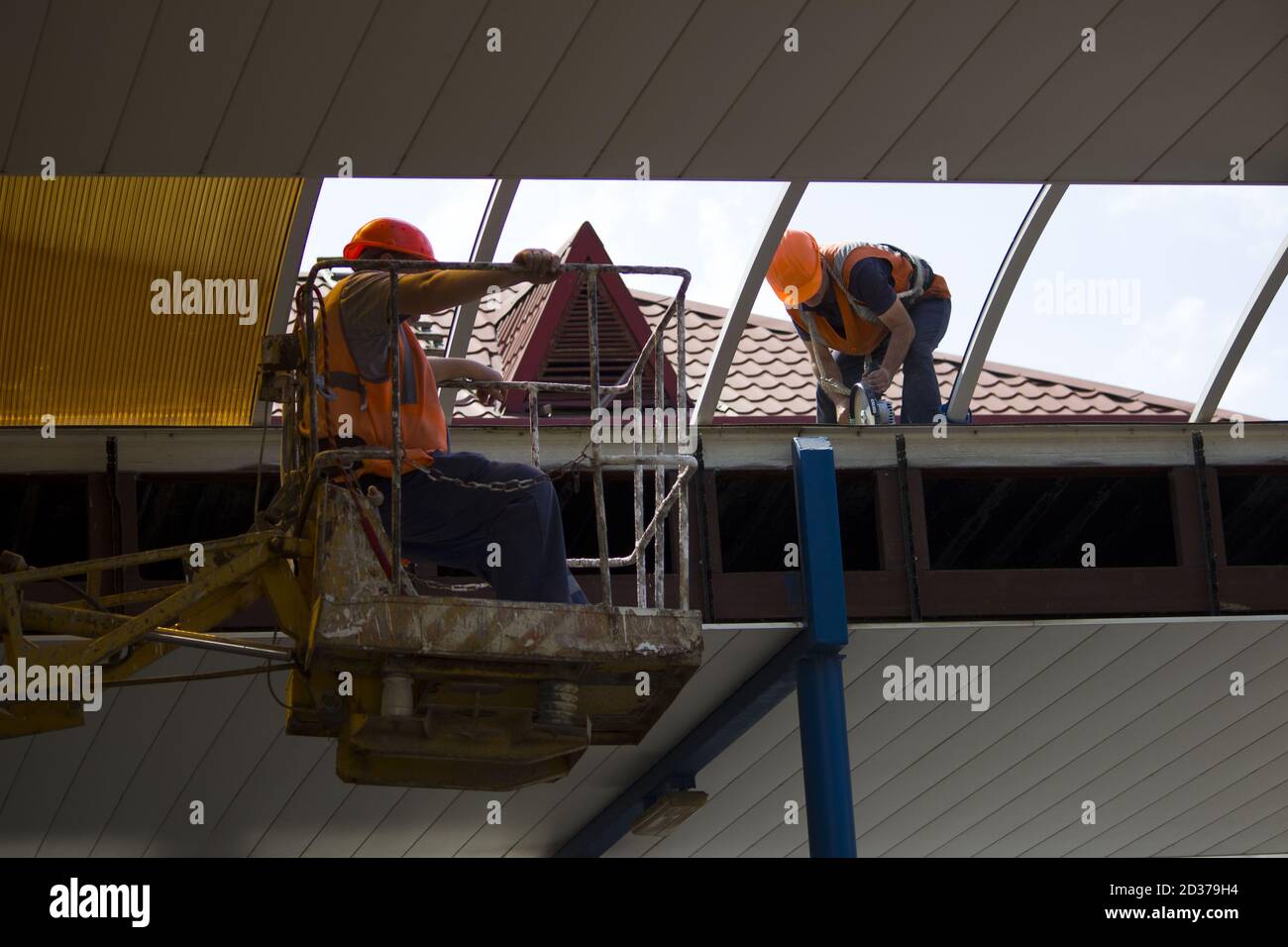 Cradle roof hi-res stock photography and images - Alamy