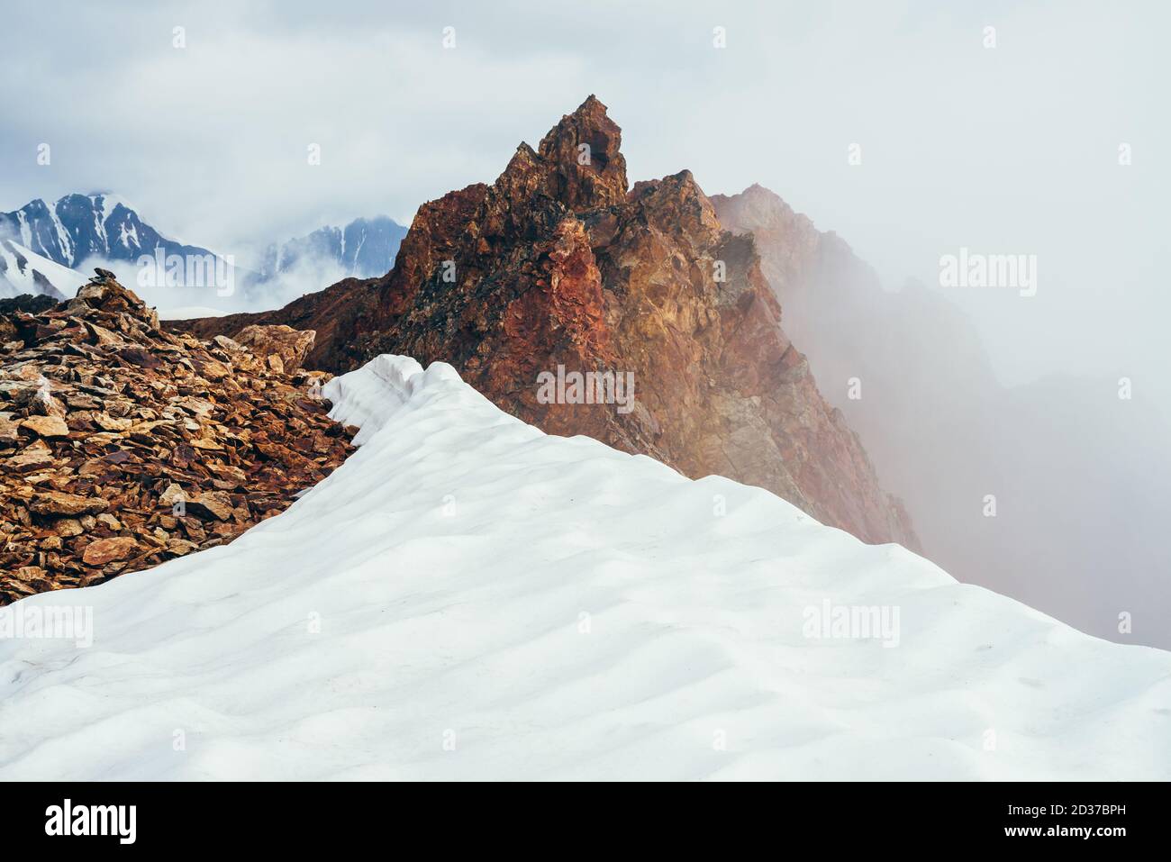 Pointy edge hi-res stock photography and images - Alamy