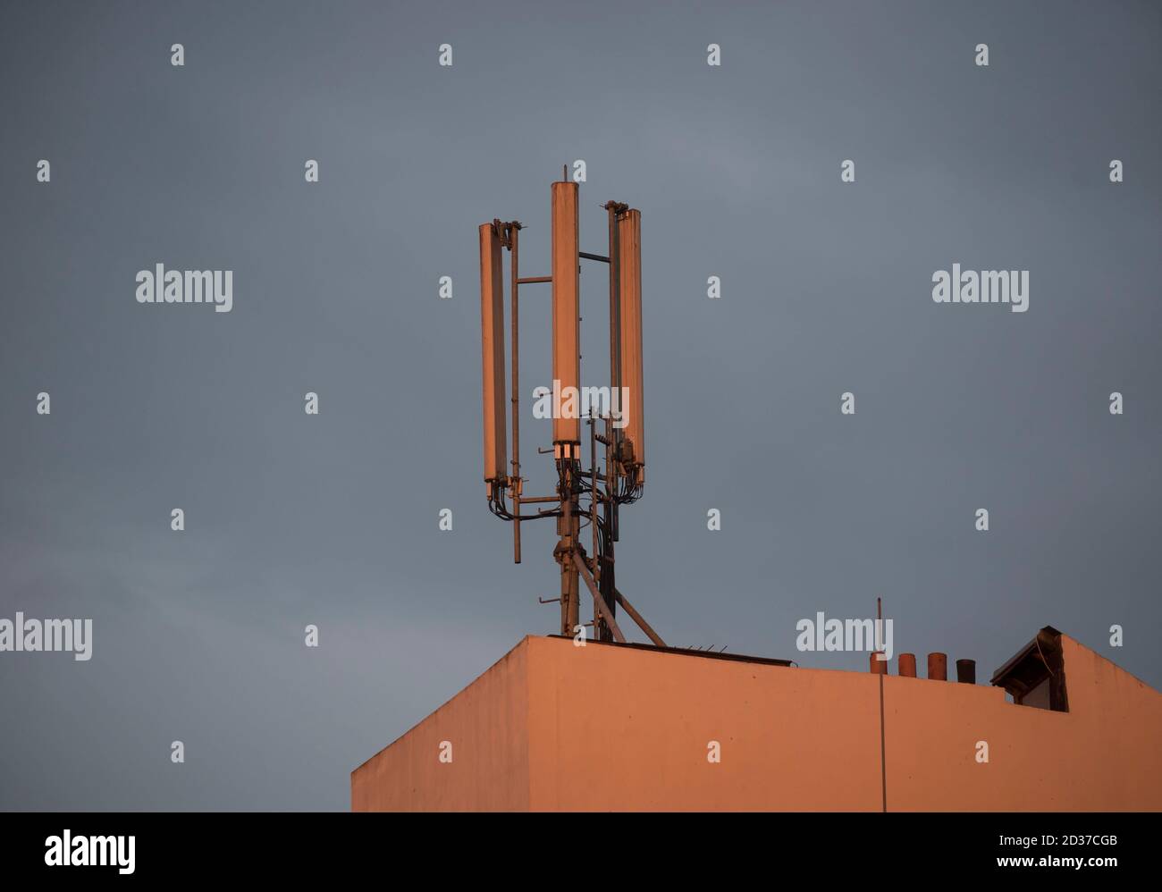 cell tower and antennas in a mobile or cellular network Stock Photo - Alamy