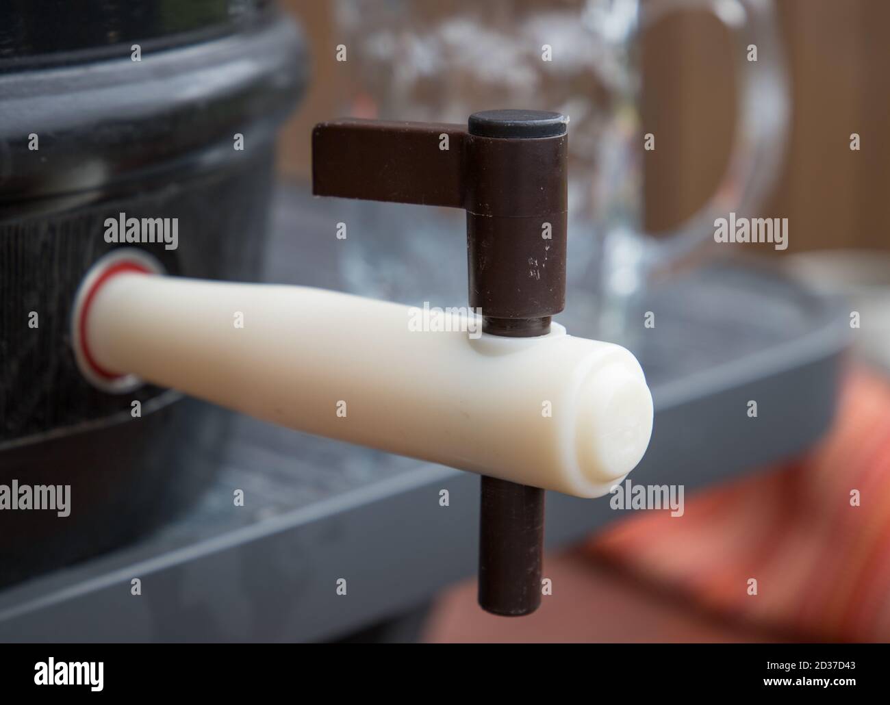 Beer barrel tap close up hi-res stock photography and images - Alamy