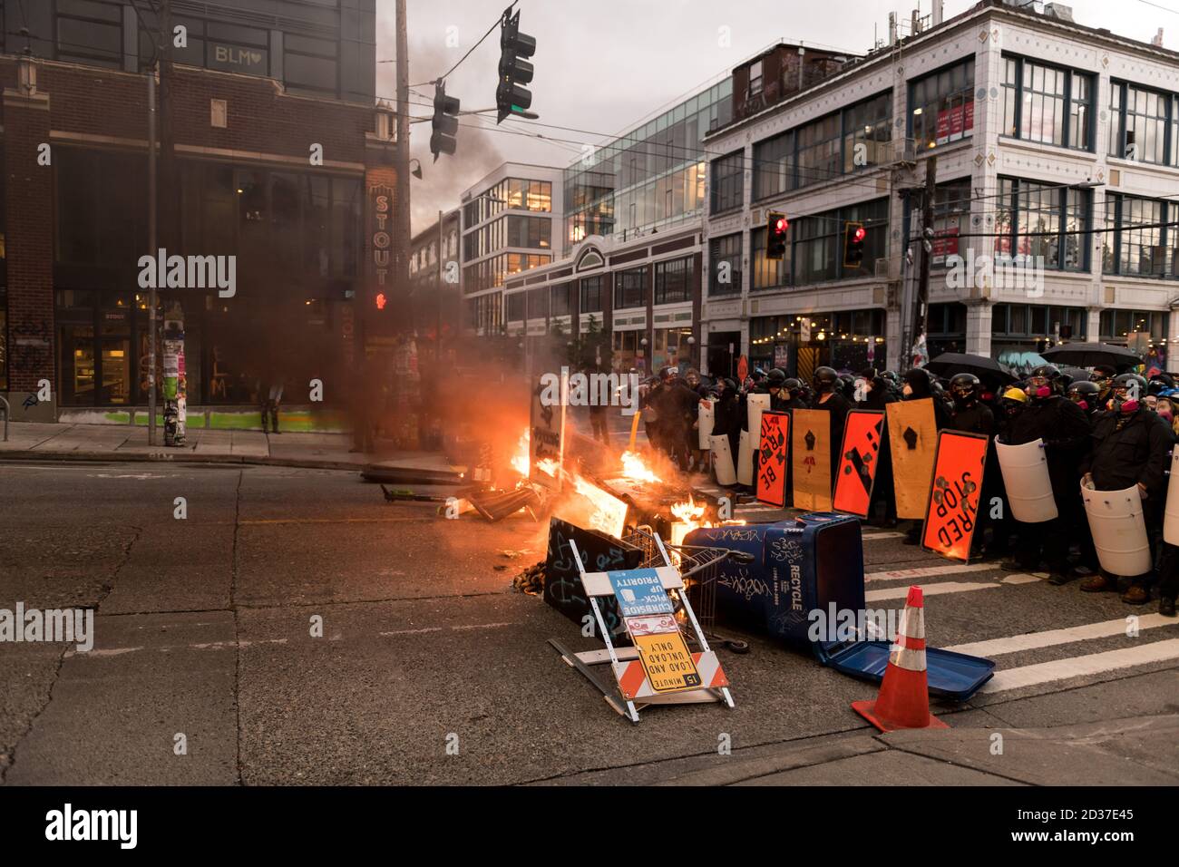 Seattle, USA. 26th Sep, 2020. Early in the evening the solidarity with ...