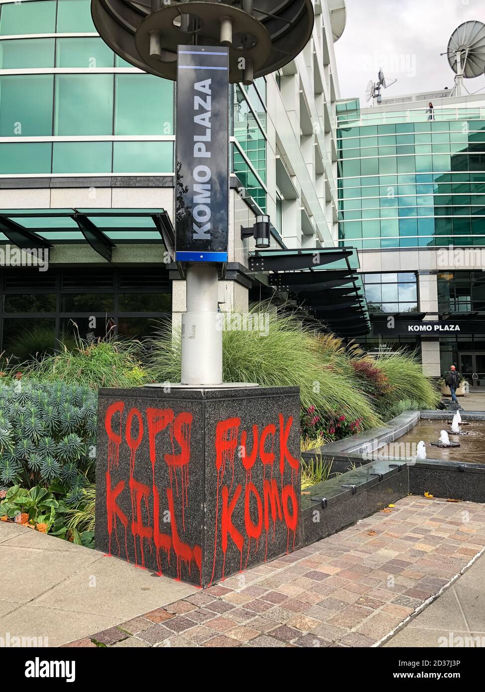 Komo news plaza hi-res stock photography and images - Alamy