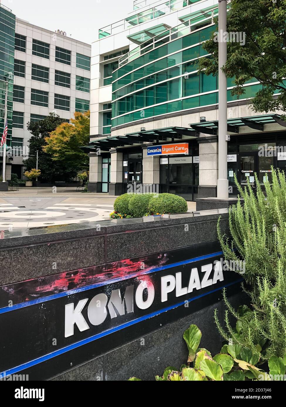Komo news plaza hi-res stock photography and images - Alamy