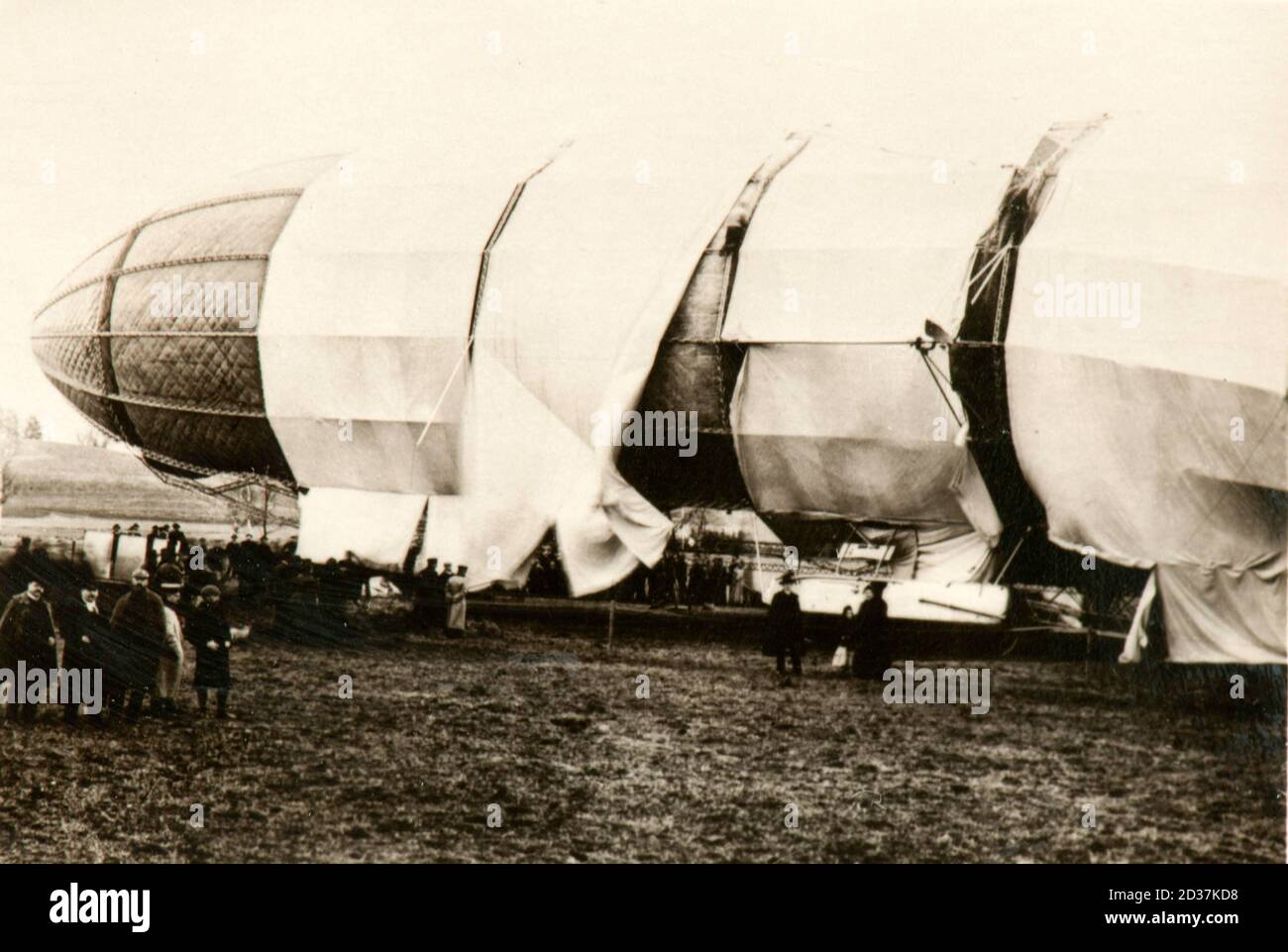 German zeppelin crash hi-res stock photography and images - Alamy