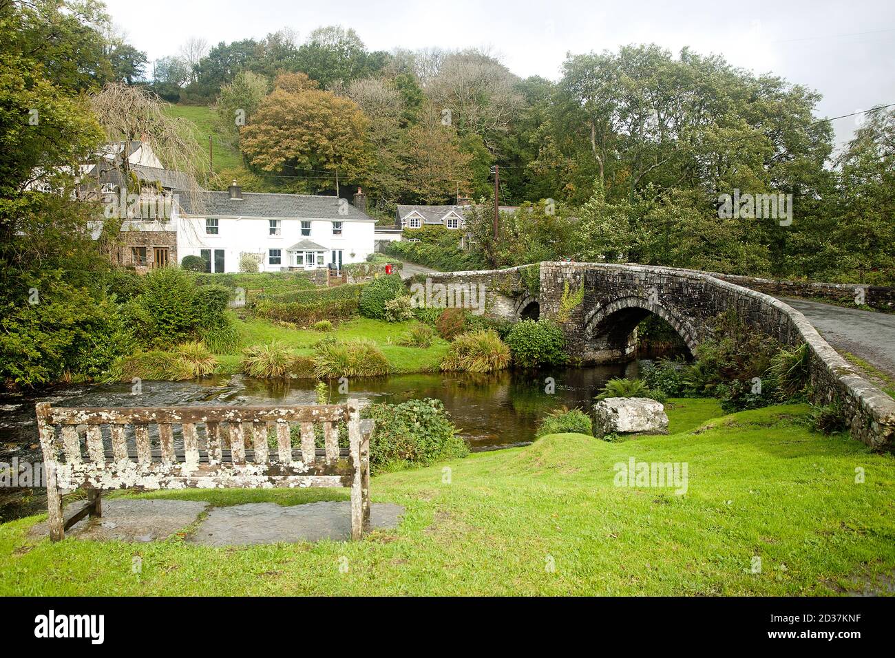 Dartmoor devon river landscape arch hi-res stock photography and images ...