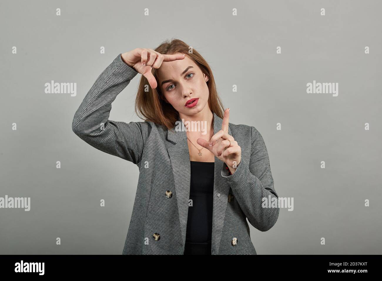 Hands making photo frame, fingers framing distance, photography sign ...