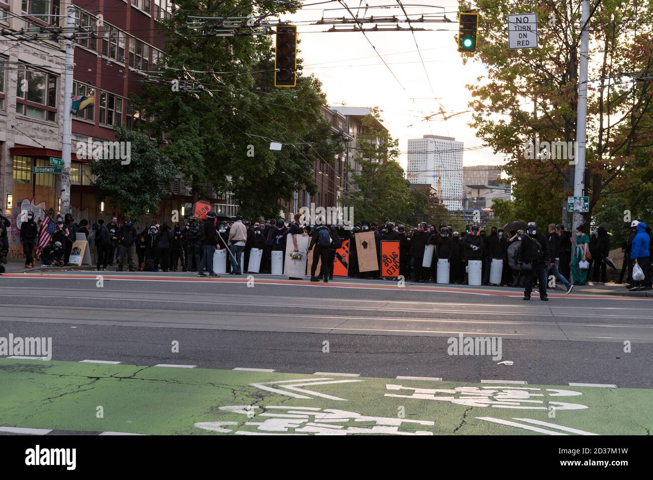 Seattle, USA. 26th Sep, 2020. Protestors line up at Broadway late in ...