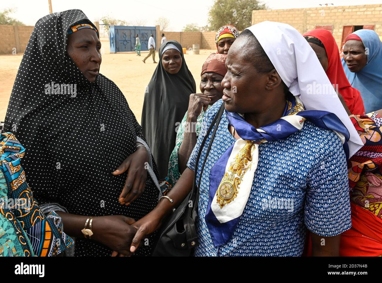 Women poverty hi-res stock photography and images - Alamy