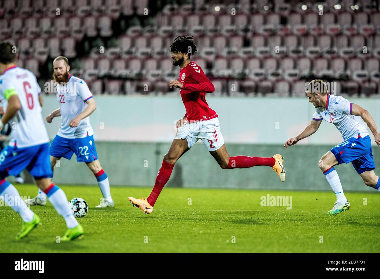 Philip billing footballer hi-res stock photography and images - Alamy