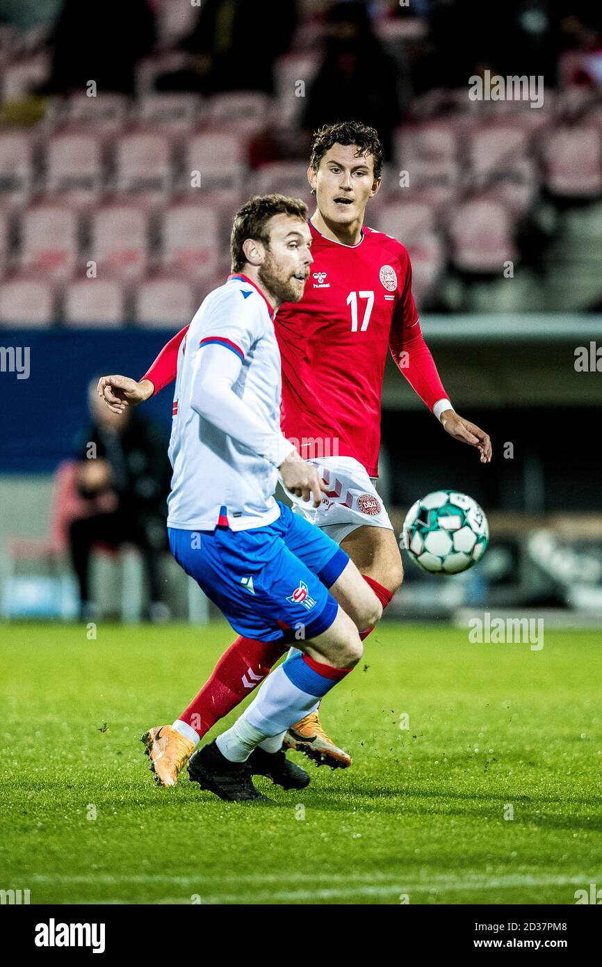 Herning, Denmark. 07th Oct, 2020. Jonas Wind (17) of Denmark and Hedin ...