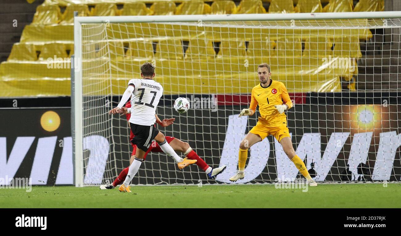 Cologne, Deutschland. 08th Oct, 2020. firo: 07.10.2020 Soccer: Soccer ...