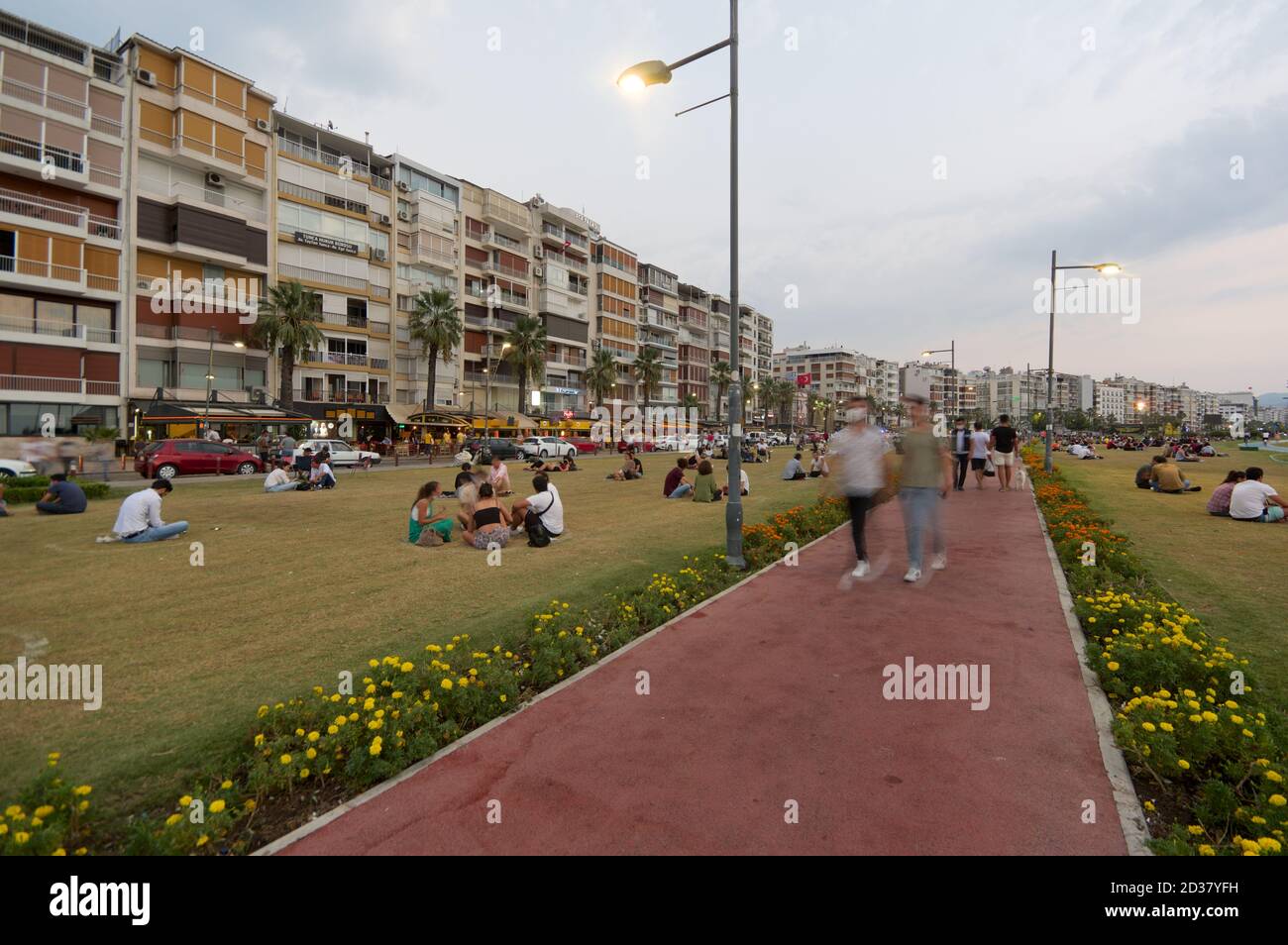 Locals gathering at Alsancak waterfront, Izmir, Turkey Stock Photo - Alamy