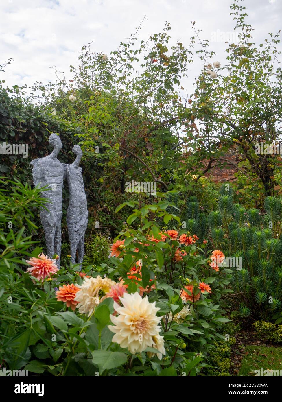 Trellis arches hi-res stock photography and images - Alamy