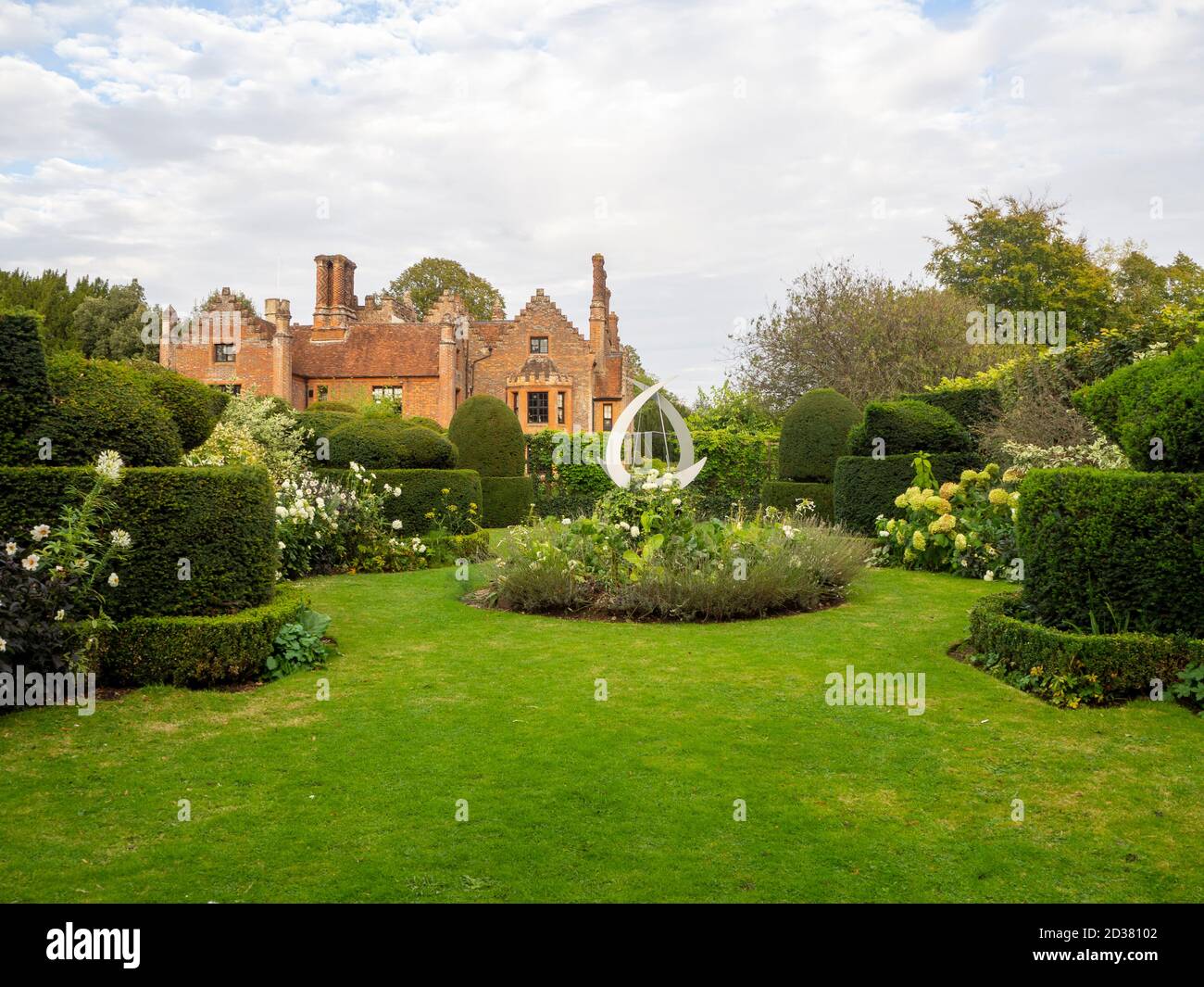 Bird Yew Tree High Resolution Stock Photography and Images - Alamy