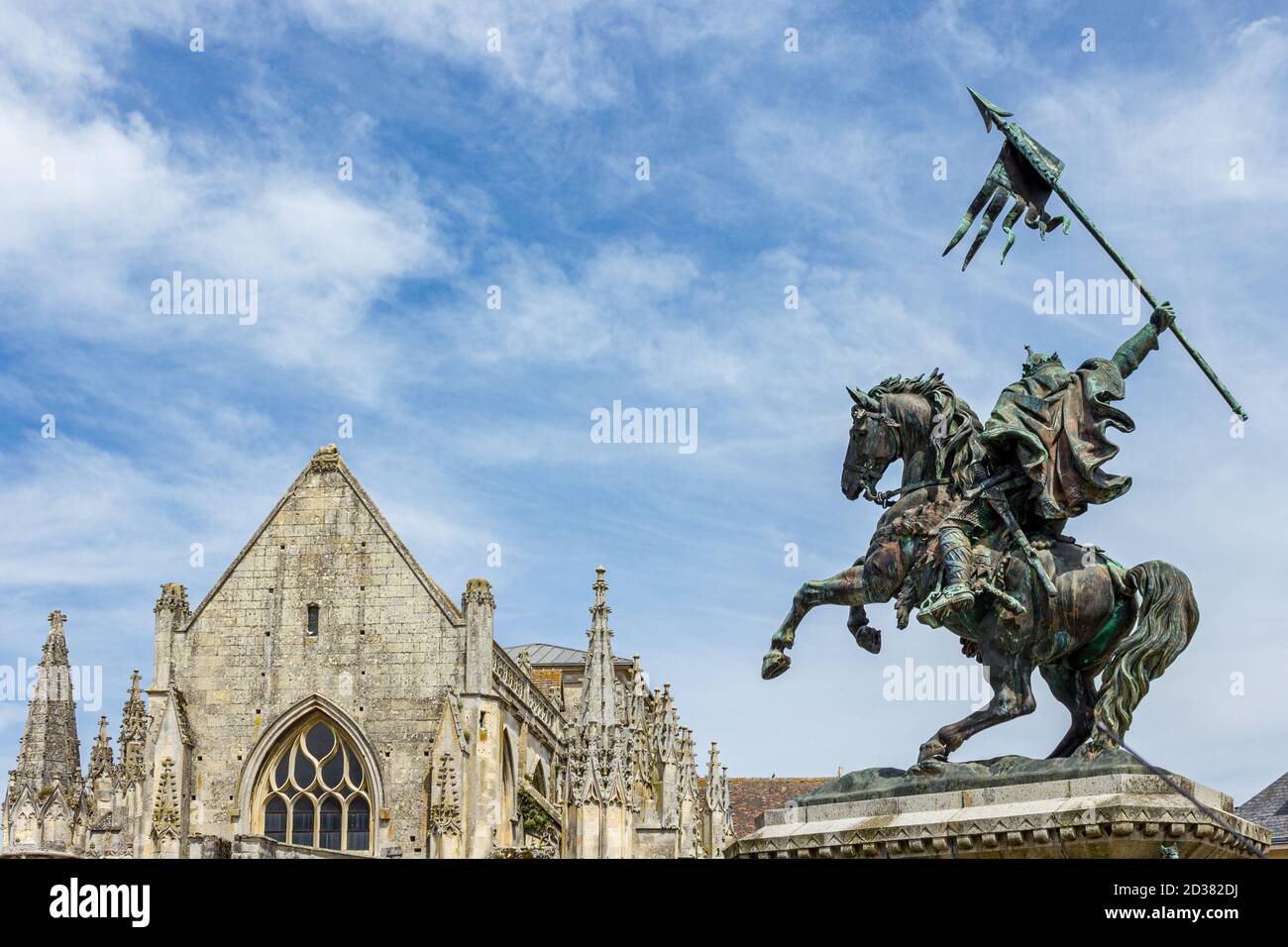 William the conqueror statue hi-res stock photography and images - Alamy