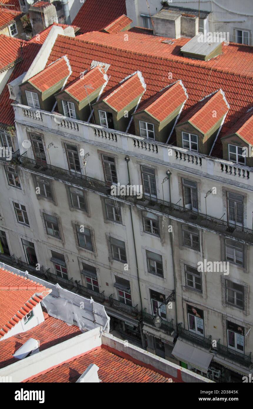 Slanted view of windows hi-res stock photography and images - Alamy