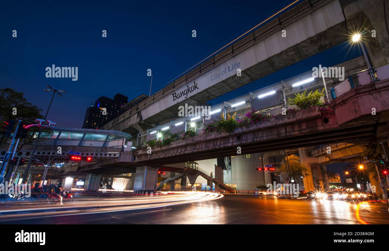 traffic at busy junction in Bangkok Stock Photo - Alamy