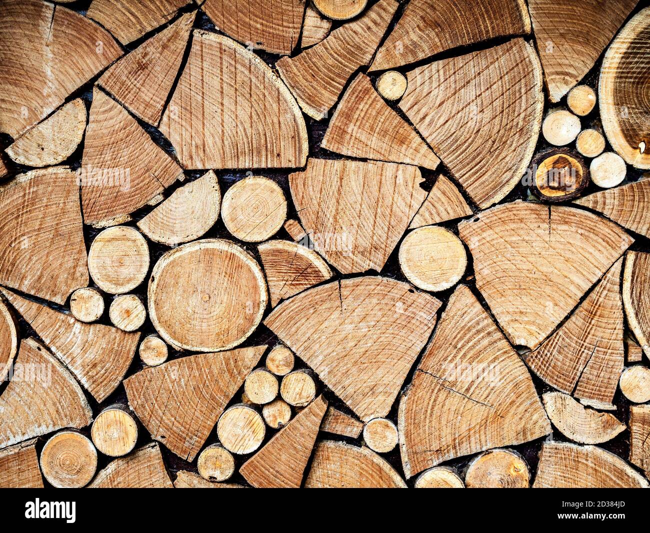 A repeating rhythmic background made from pieces of sawn wood ...