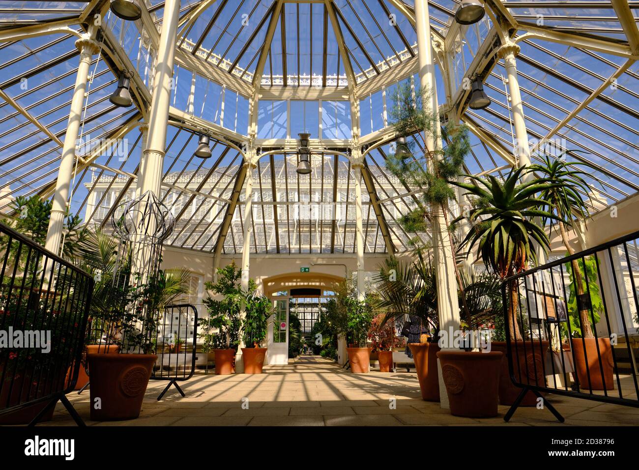 The Temperate House in the Royal Botanic Gardens, Kew, the largest of ...