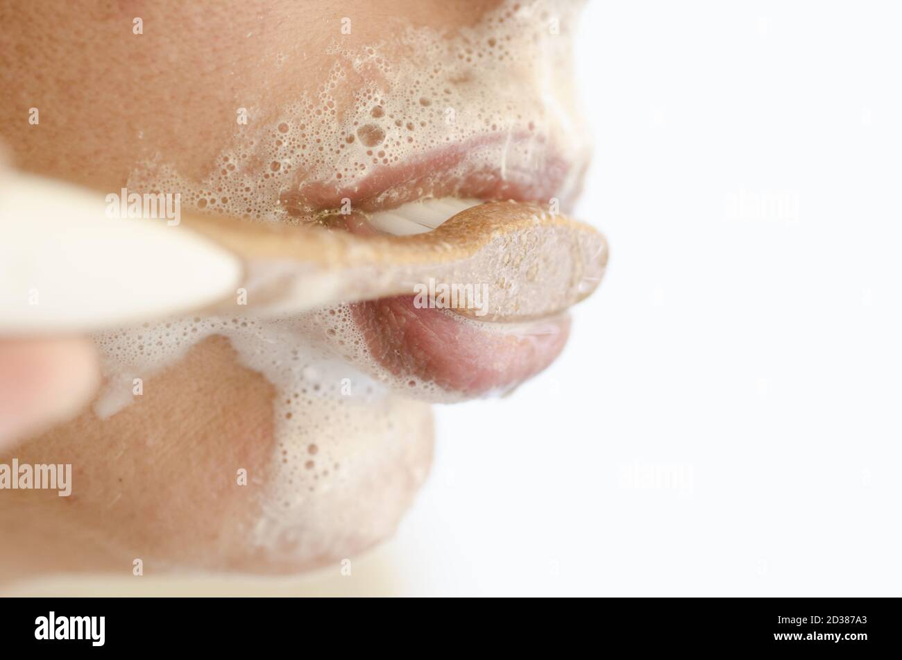 Brushing teeth foam hi-res stock photography and images - Alamy
