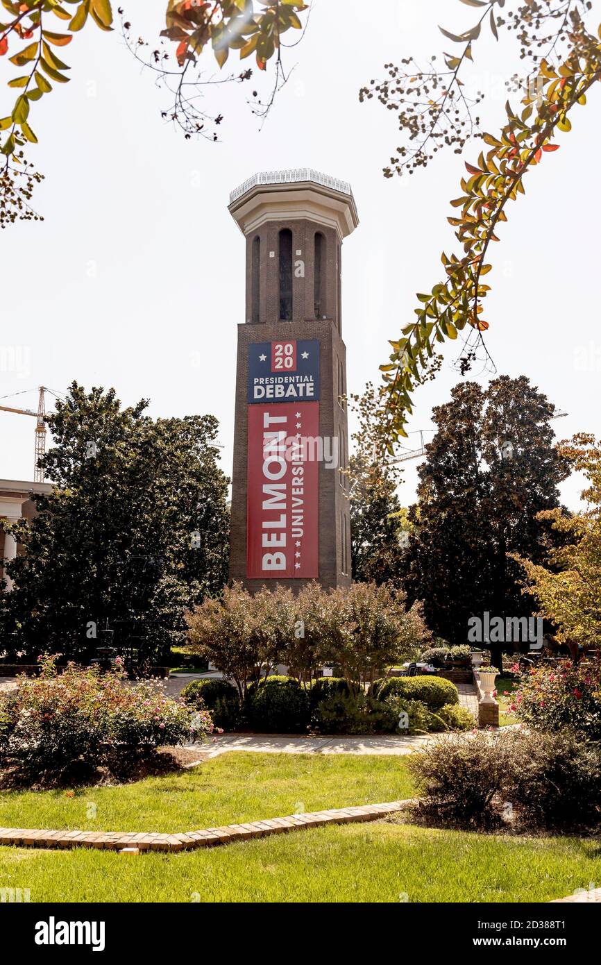 Curb event center hi-res stock photography and images - Alamy