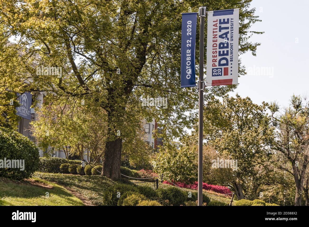 Curb event center hi-res stock photography and images - Alamy