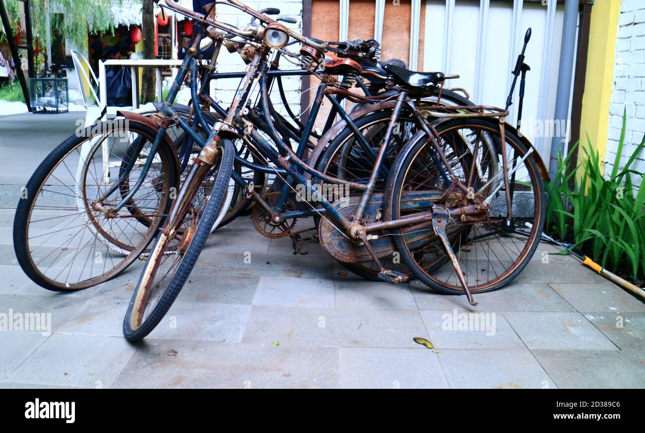 Broken bikes hi-res stock photography and images - Alamy