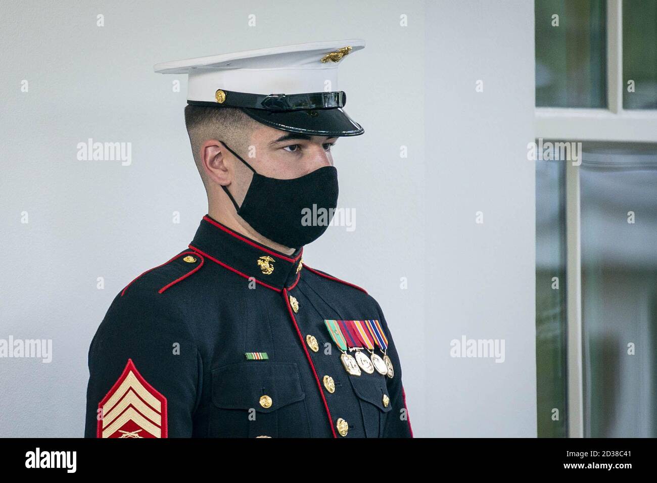 Oval mask hi-res stock photography and images - Alamy