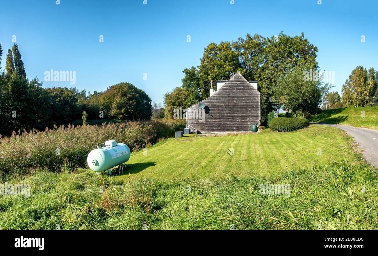 Gas tank garden hi-res stock photography and images - Alamy