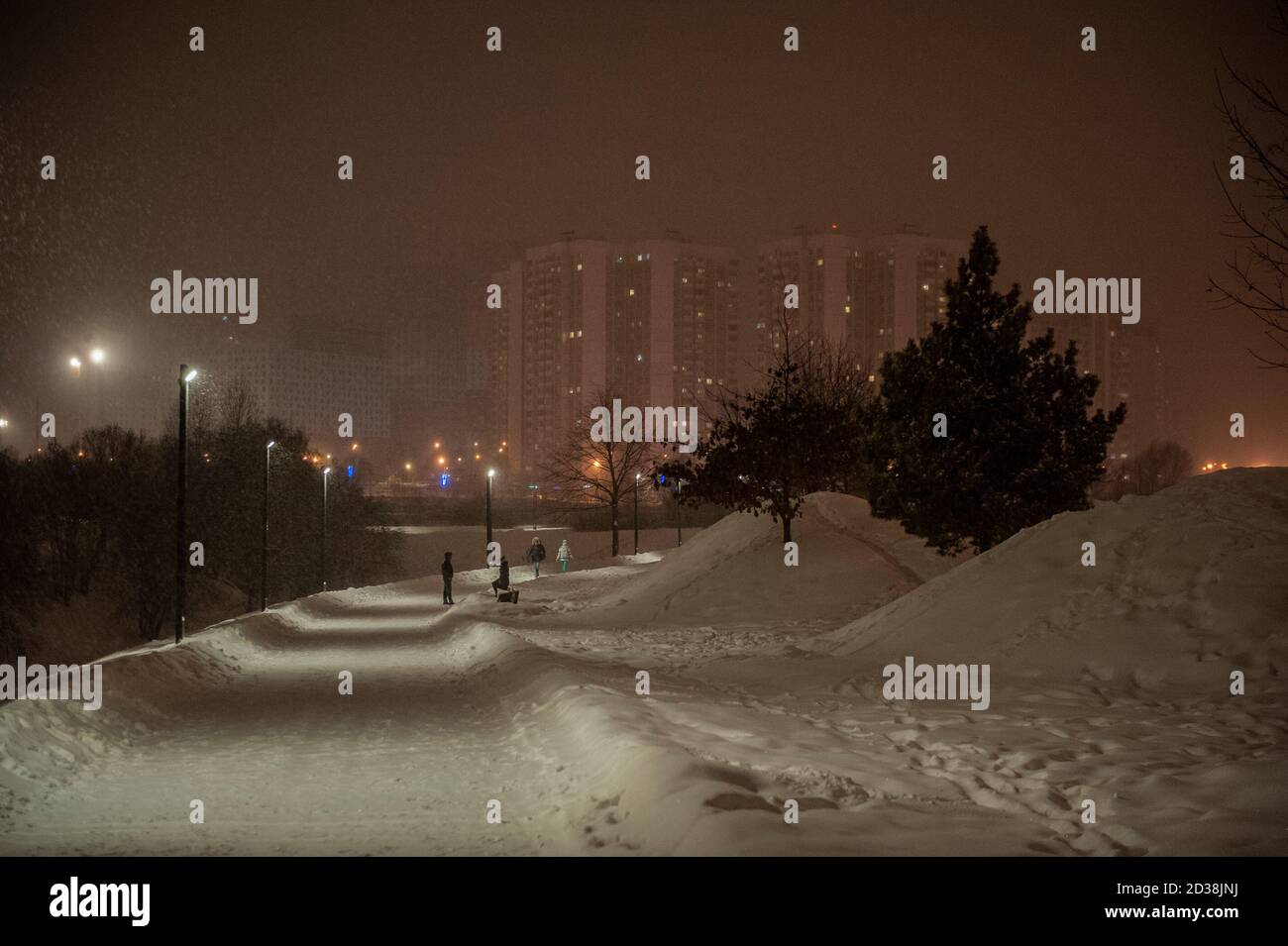 Multi lit windows hi-res stock photography and images - Alamy