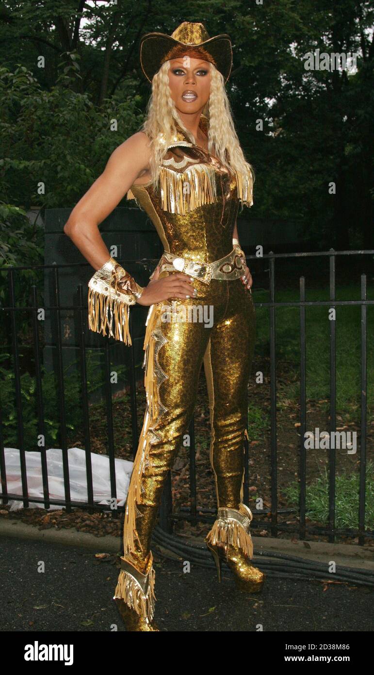 Wigstock hi-res stock photography and images - Alamy