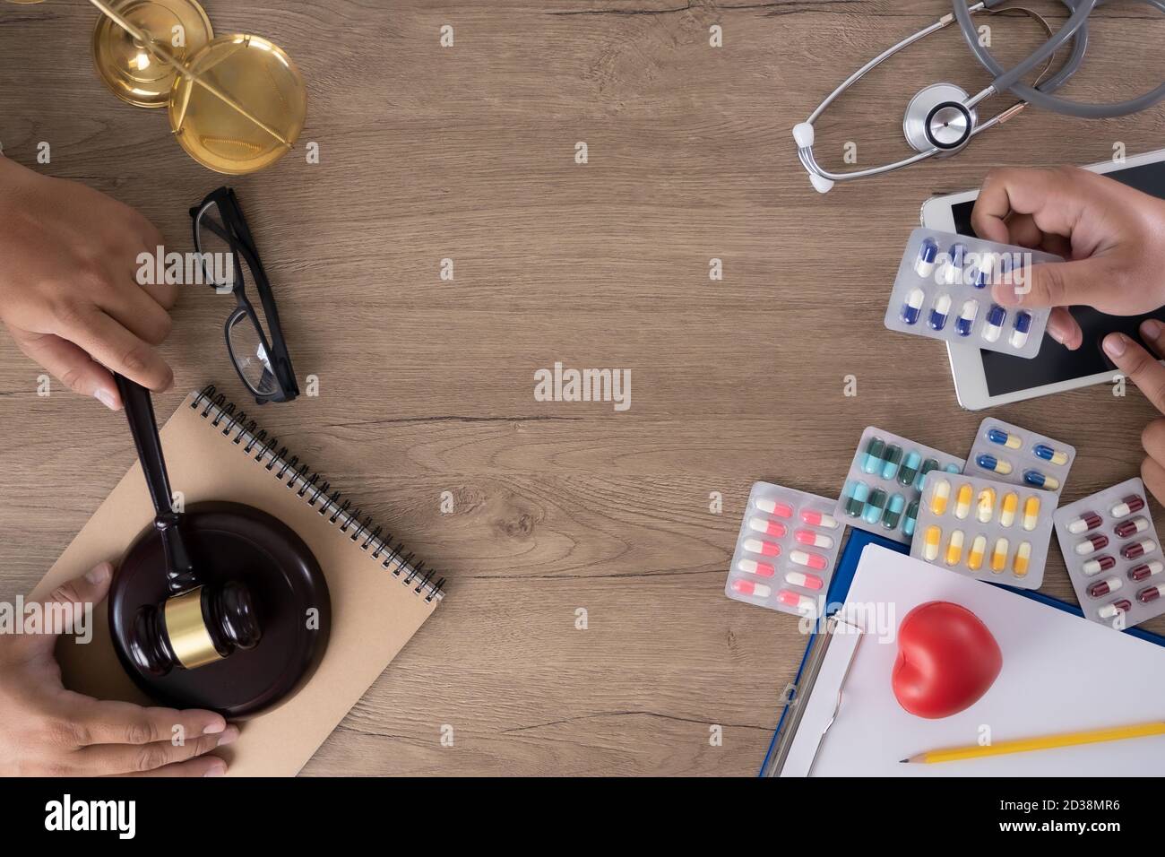 Judge law medical pharmacy hi-res stock photography and images - Alamy