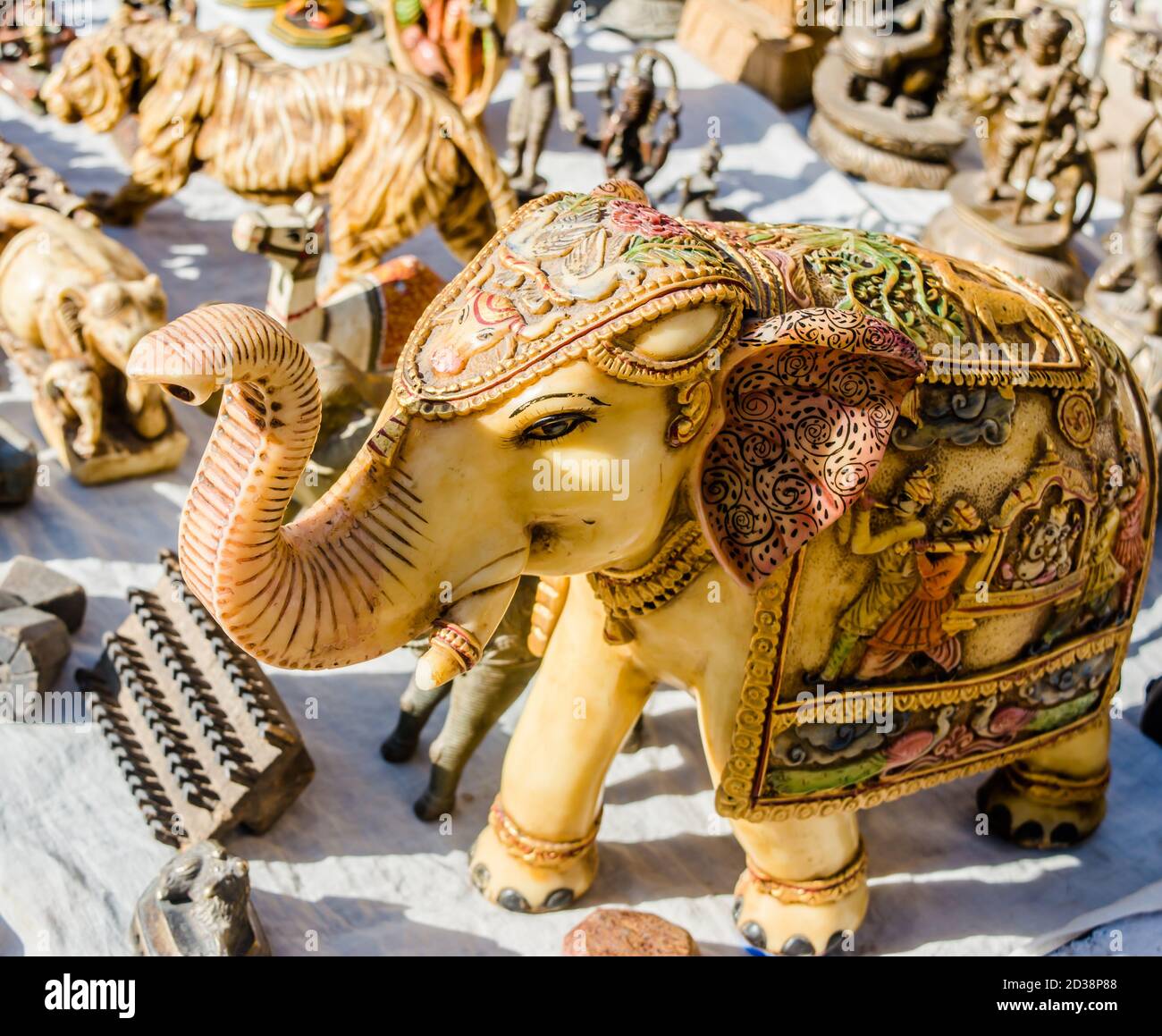 traditional handicrafts of rajasthan, marble and Blue pottery is one of ...