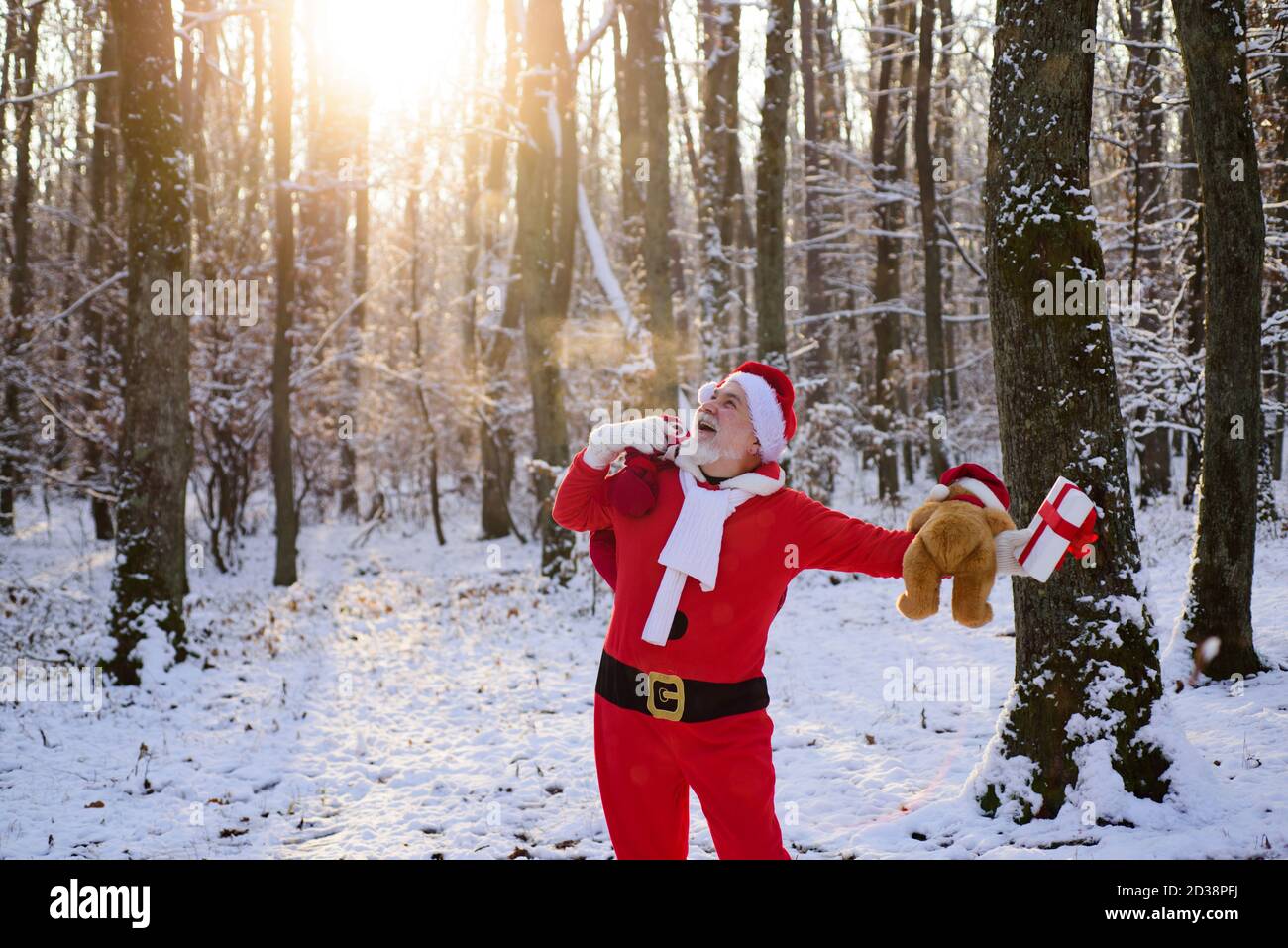 Children excited christmas eve hi-res stock photography and images - Alamy
