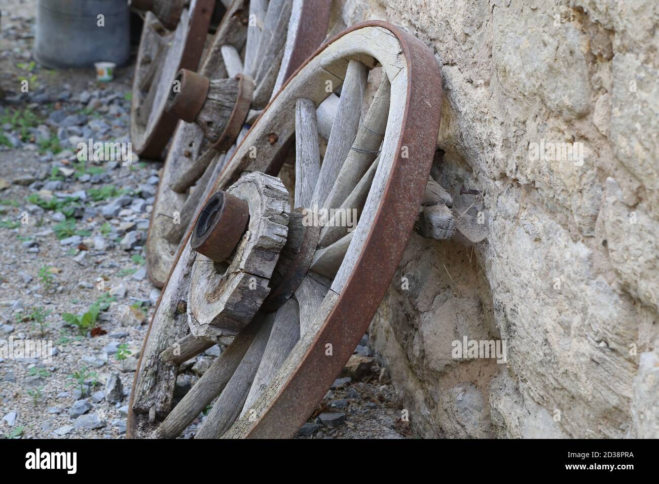 Vintage blue cart hi-res stock photography and images - Alamy