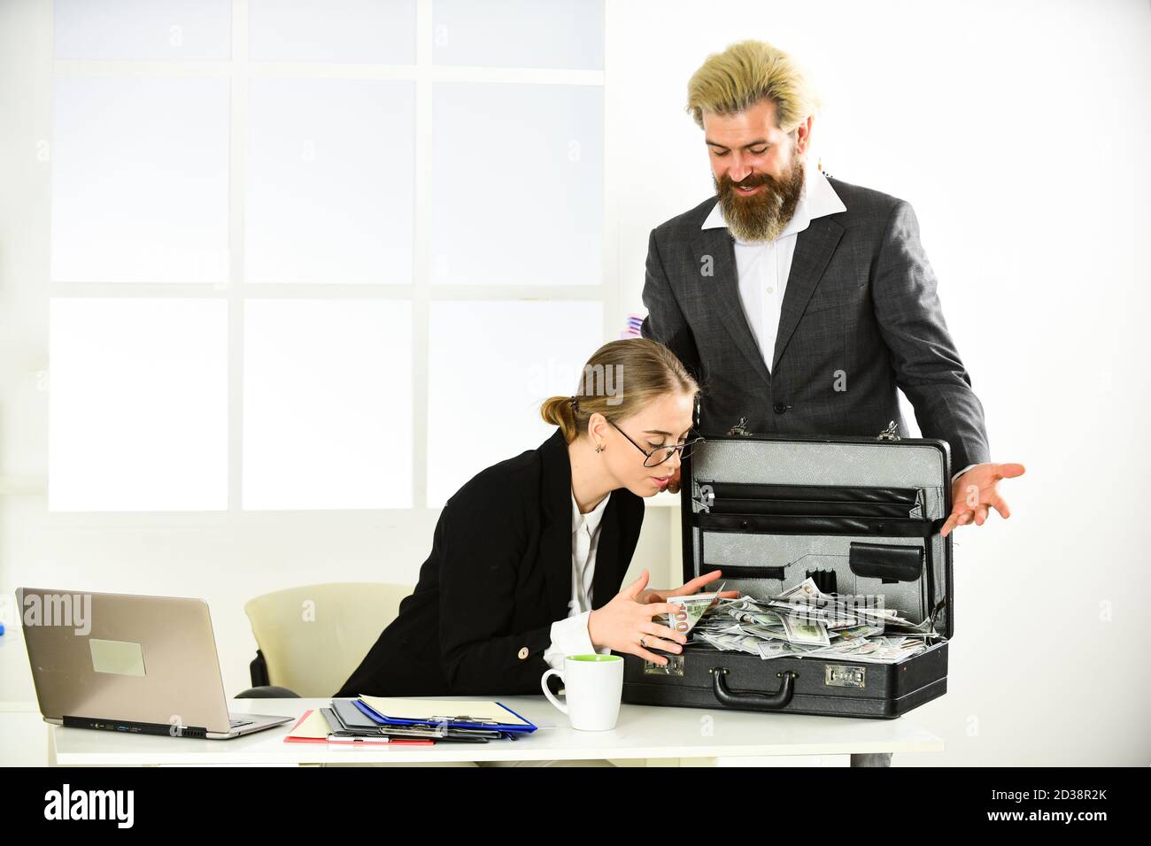 Bank worker hi-res stock photography and images - Alamy