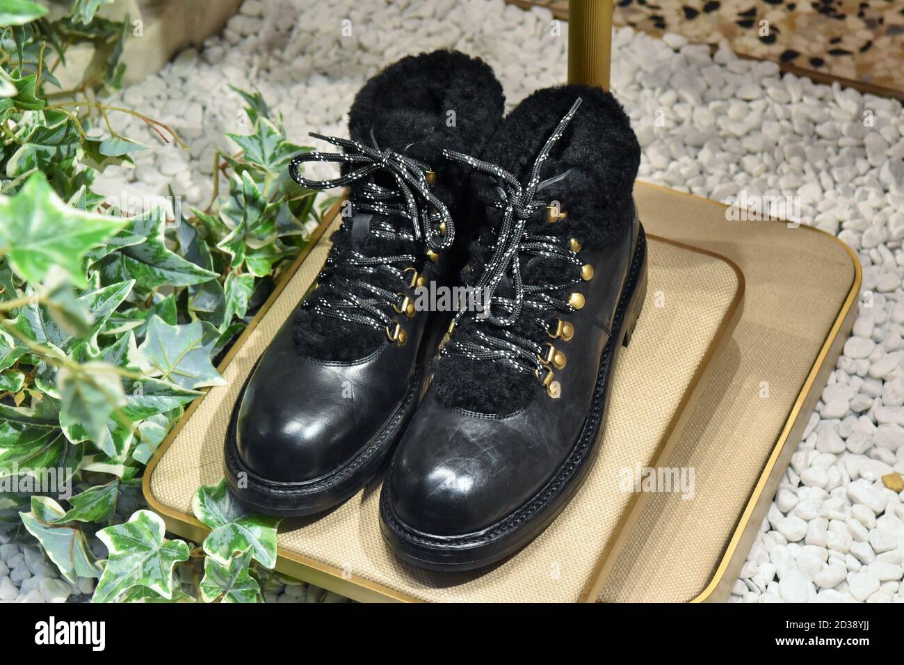 SHOES ON DISPLAY AT DOLCE&GABBANA BOUTIQUE IN SPAGNA SQUARE Stock Photo ...