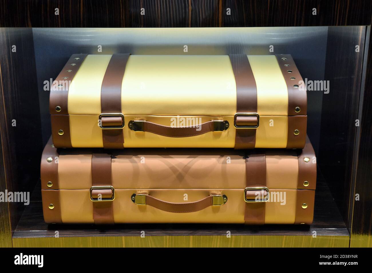 Luggage on display hi-res stock photography and images - Alamy