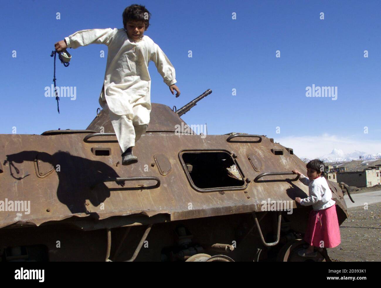 Afghanistan children tanks hi-res stock photography and images - Alamy