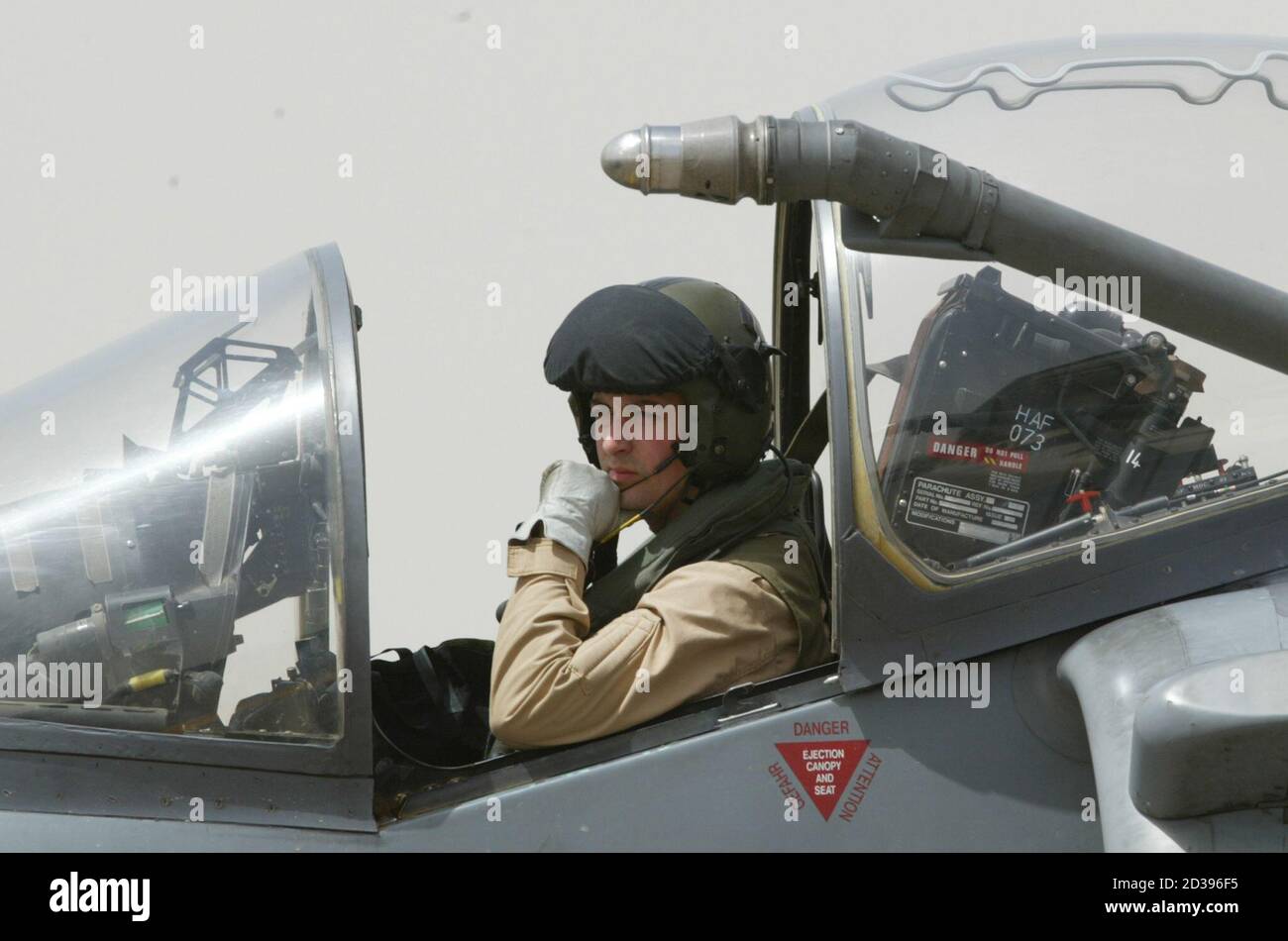 British royal air force pilot flt lt hi-res stock photography and ...