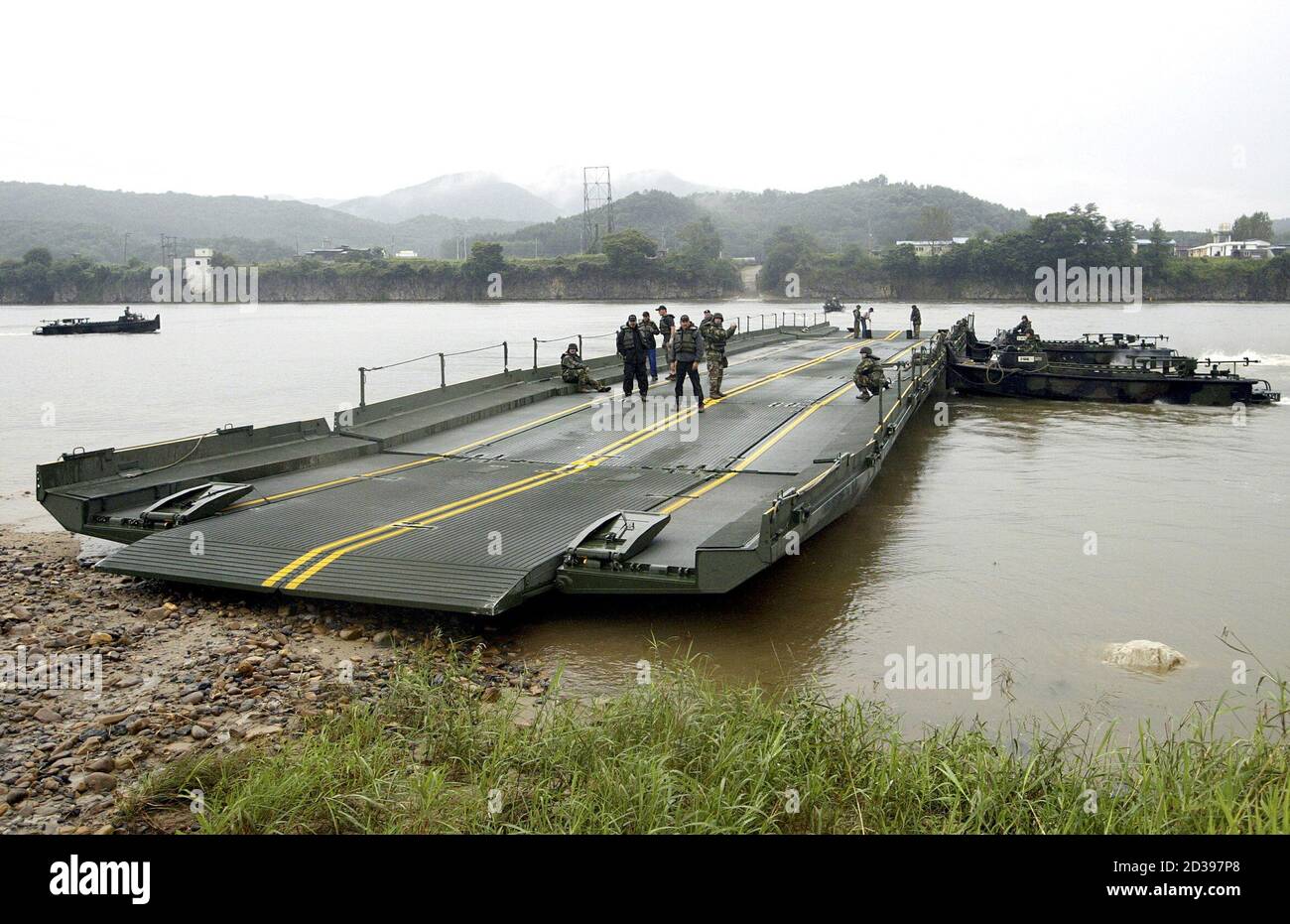 Ribbon bridge hi-res stock photography and images - Alamy