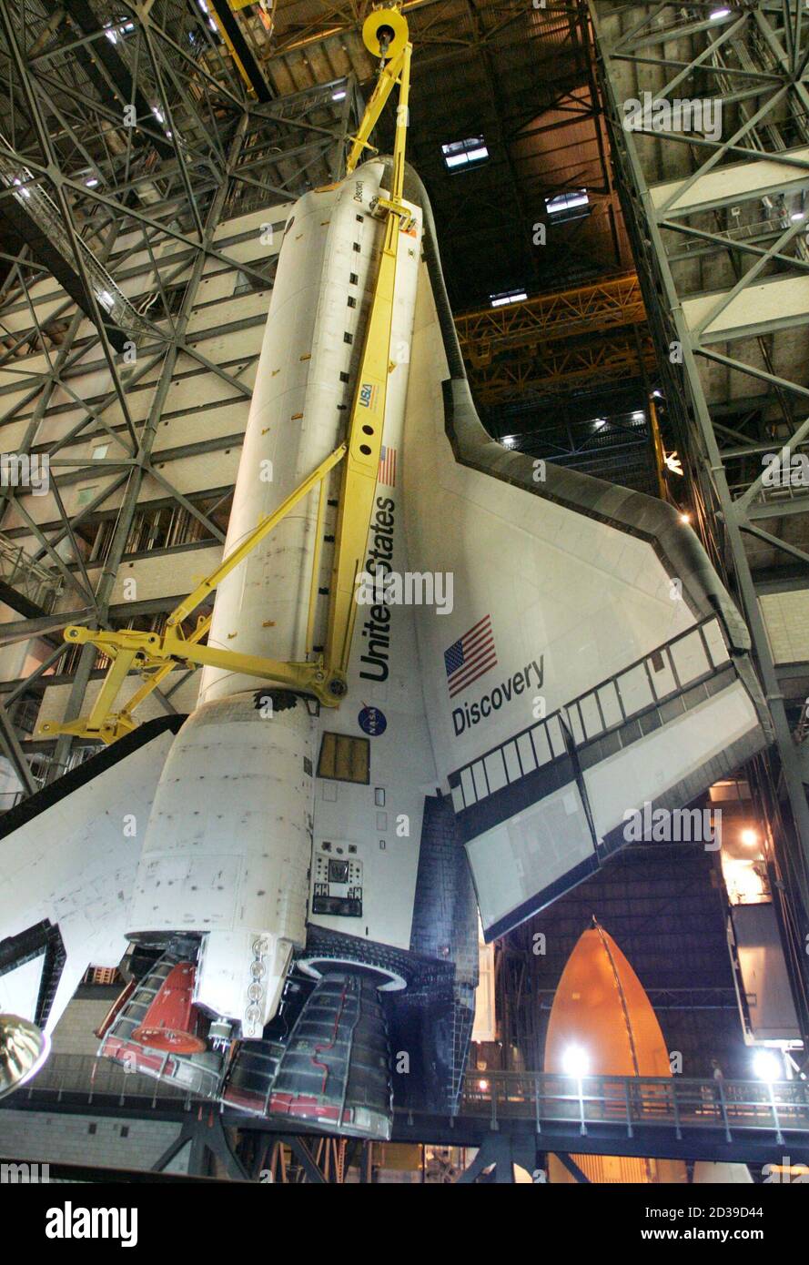 Space shuttle discovery external tank hi-res stock photography and ...