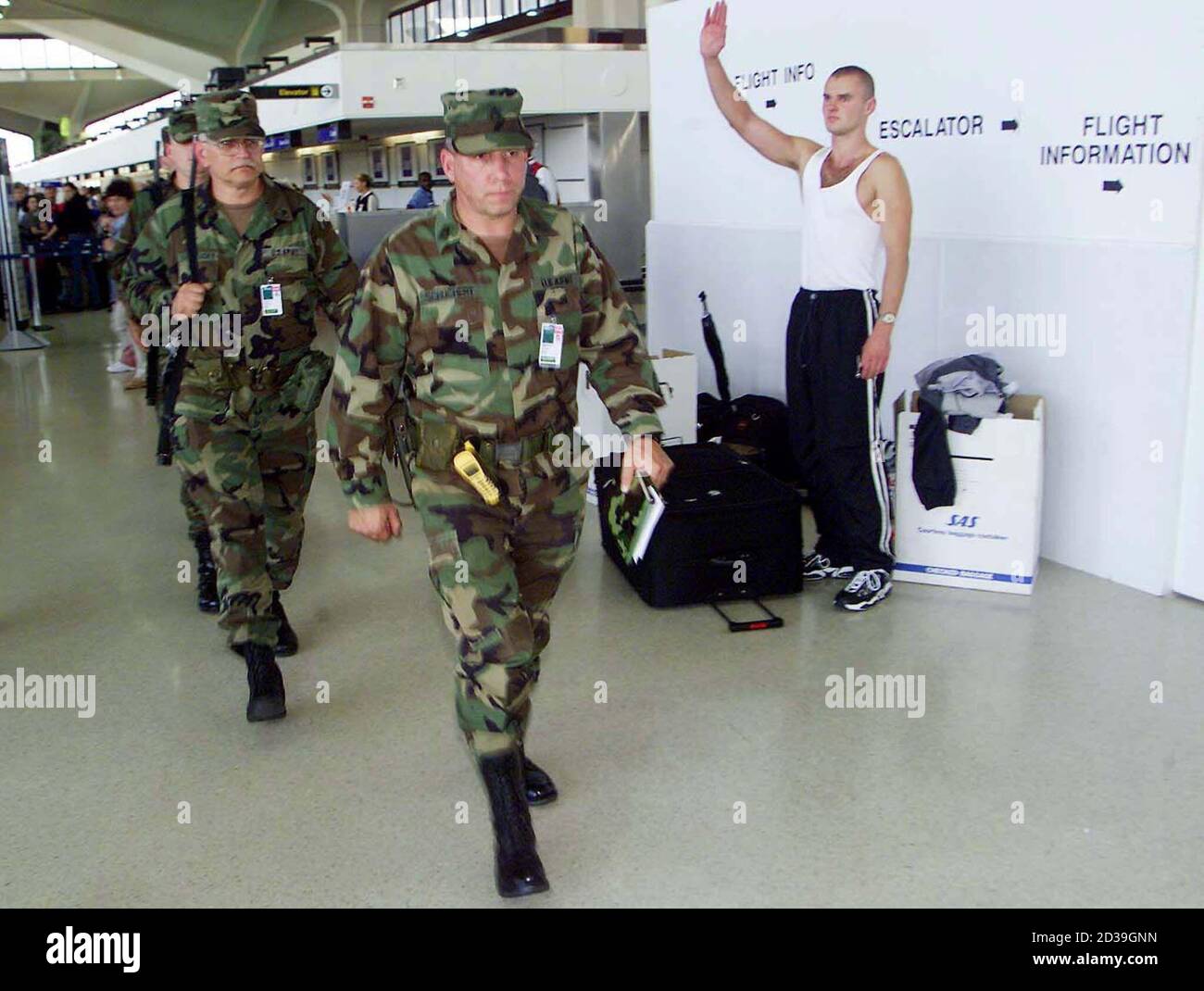 Airline security guard hi-res stock photography and images - Alamy