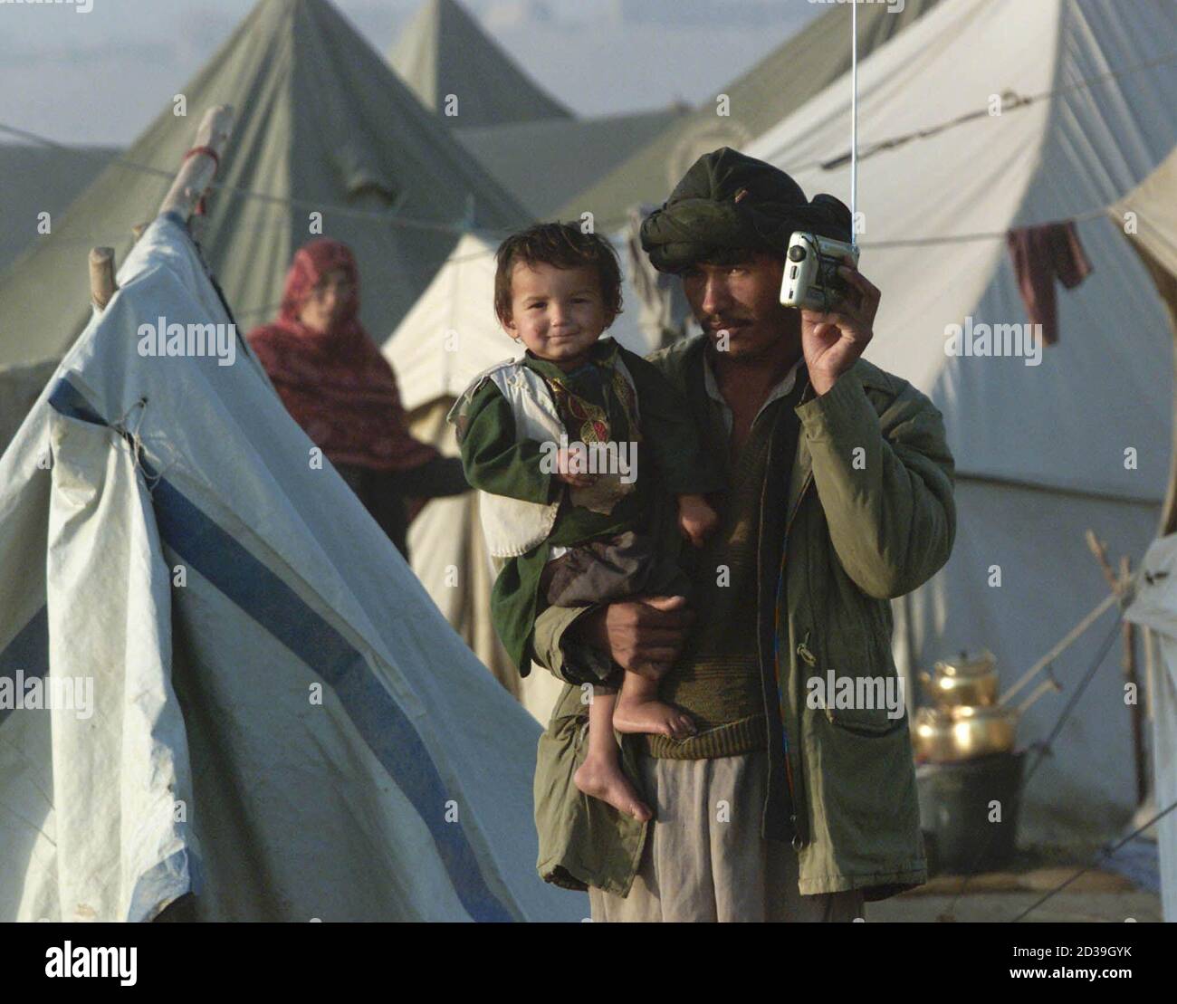 Man listens to radio afghanistan hi-res stock photography and images ...
