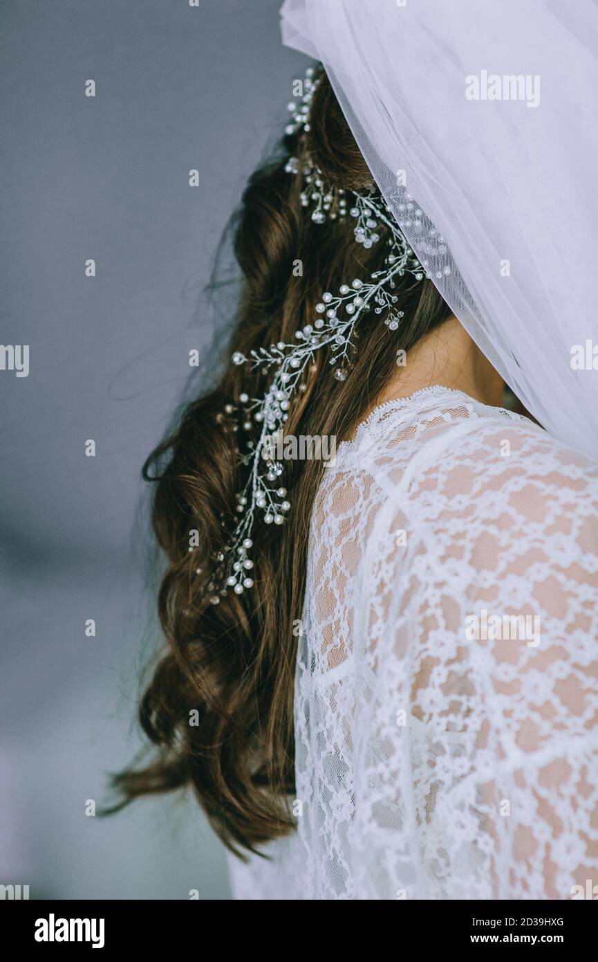 Faceless bride hi-res stock photography and images - Alamy