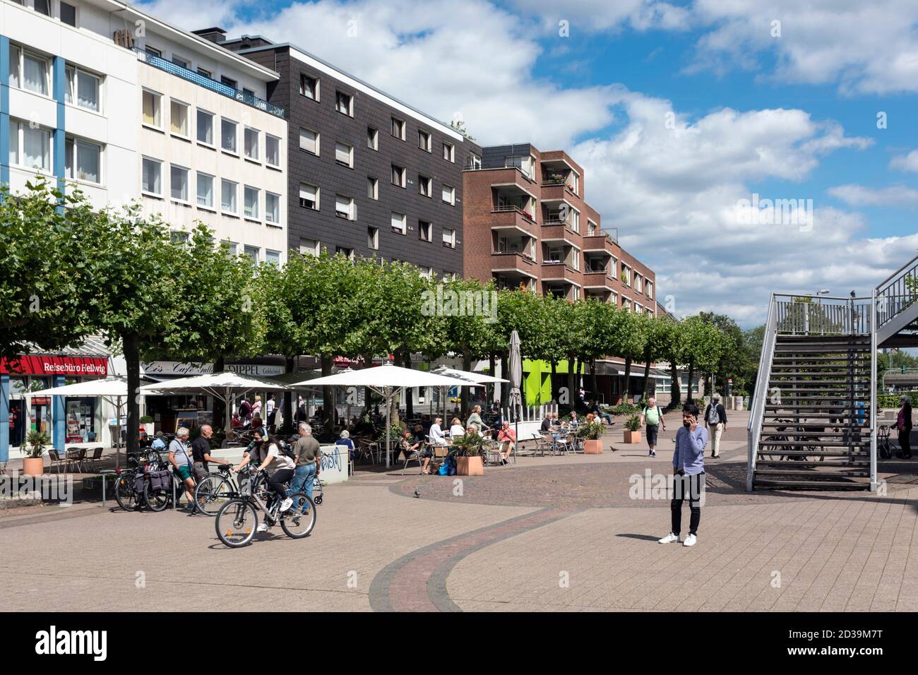 Pedestrian zone Schlossstrasse on Kurt-Schumacher-Platz in Mulheim an ...